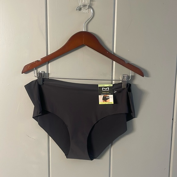 Maidenform | Intimates & Sleepwear | Nwts Maidenform Black Criss Cross ...